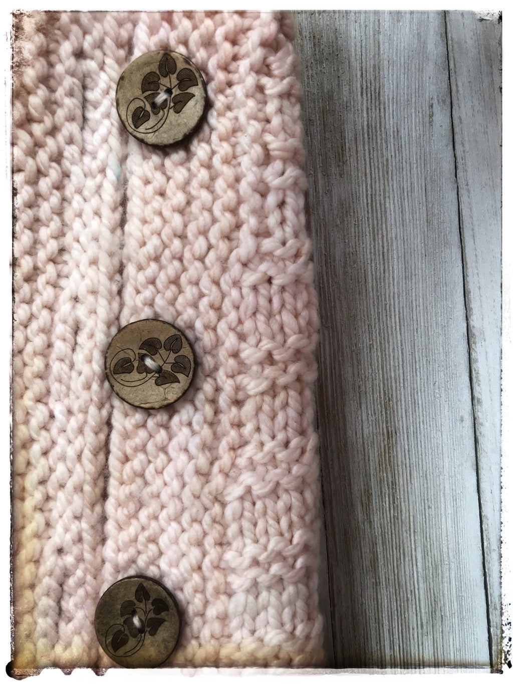 A Secure way to Sew Buttons on your Knits – Biscotte Yarns