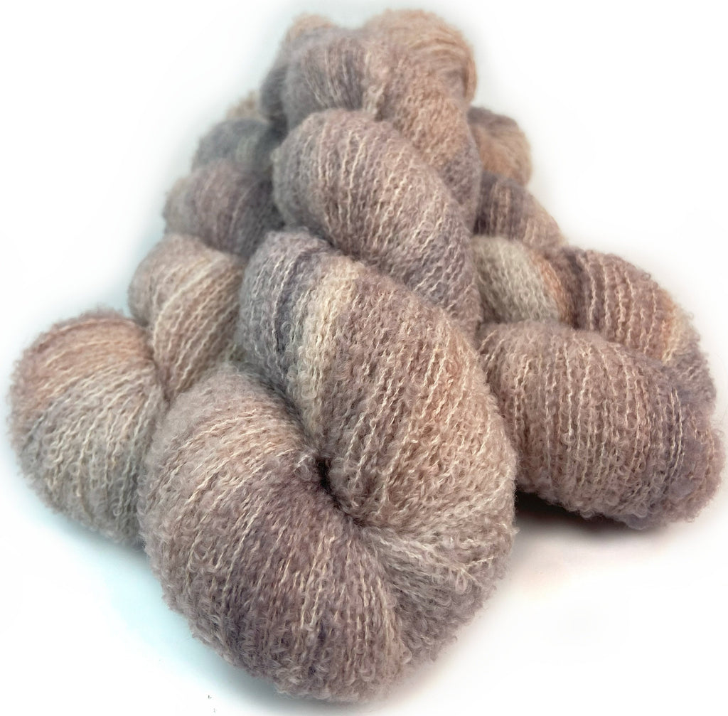 hand-dyed boucle yarn PETITE BOUCLEE BONHEUR D'OCCASION – Biscotte Yarns
