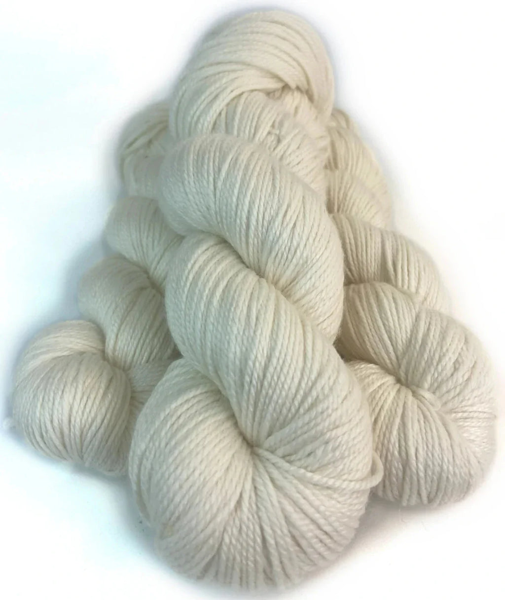 Hand-dyed yarn MERINO WORSTED NATURE – Biscotte Yarns