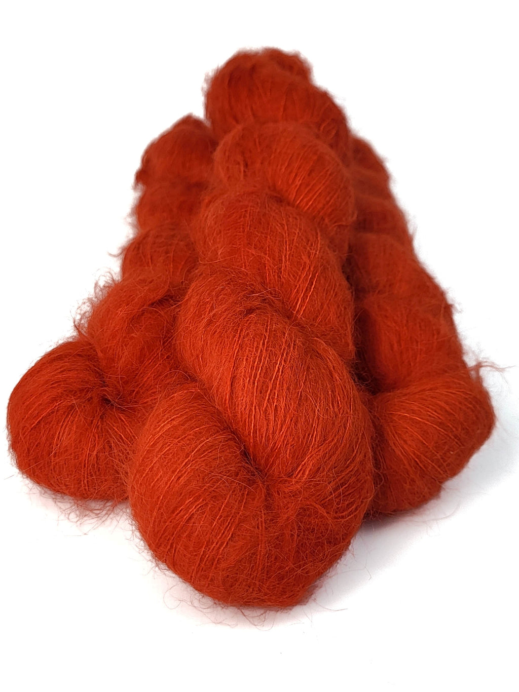Hand-dyed PETITE SURI SCARLET yarn – Biscotte Yarns
