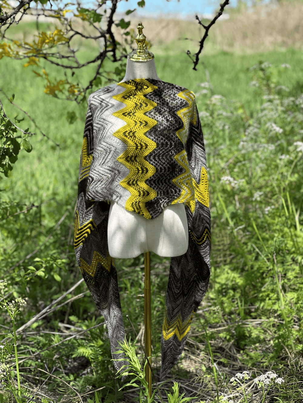 Zigging the Zag - Free Shawl Pattern – Biscotte Yarns