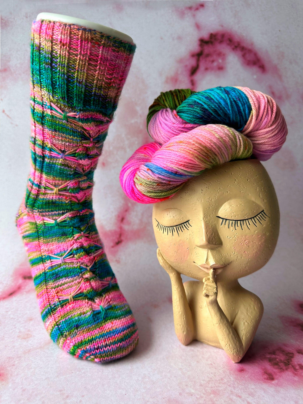 LEVER DE RIDEAU - Free Knitting Socks Pattern – Biscotte Yarns